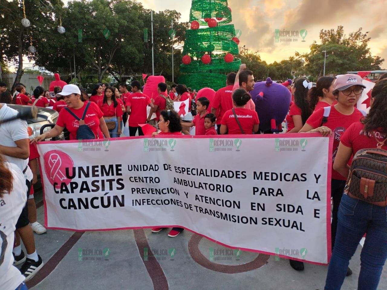 Marchan más de 500 personas por el Día Mundial de la Lucha contra el ...